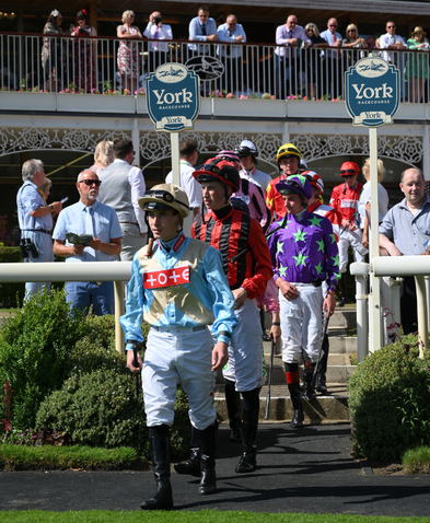 2023 Fixtures & Pricing | York Racecourse